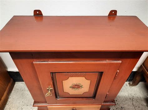 Винтидж шкаф за стена Шкаф Мебели за дома и офиса София Шкаф за стена Интересно и р