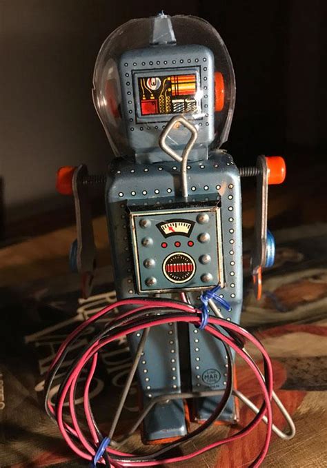 Restoring An Domed Easel Back Robot Robot Talk Alphadrome Home Of The Robots Brought To