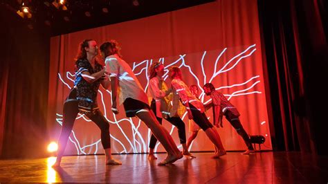 La Danza Contemporánea Fomenta La Habilidad De Sentir En La Muestra