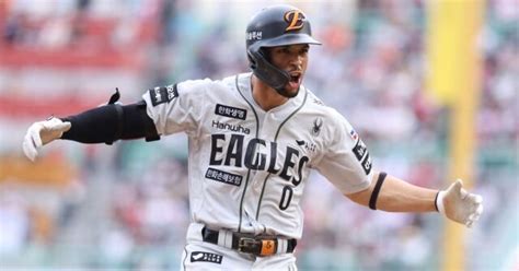 첫 홈런이 역전 스리런이라니 복덩이 날았다→폰세 다승·era 1위 탈환 한화를 누가 막을쏘냐…ssg 김강민 은퇴식서 패 [md인천]