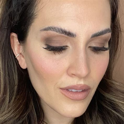 Easiest Eyeshadow Hack Paige Sevier Natural Makeup 30