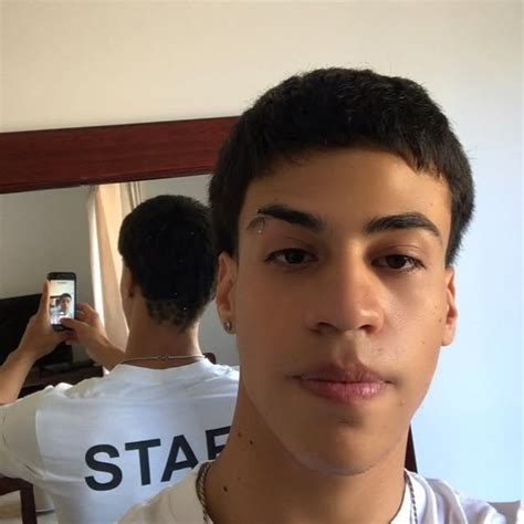 Tavin Tavinferreira • Threads Say More