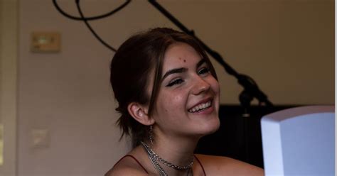 Sofie Mathiasen 20 Year Old Singer Songwriter Denmark Soundbetter