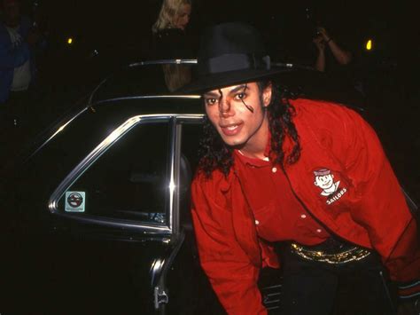 Възобновяват делата срещу Майкъл Джексън за сексуално насилие над деца