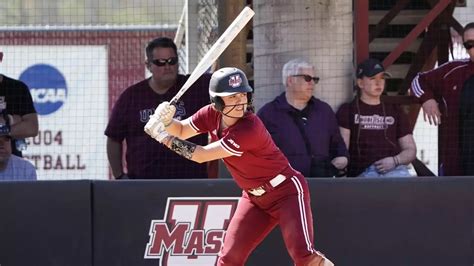 Massachusetts Softball Victorious In St Bonaventure Doubleheader