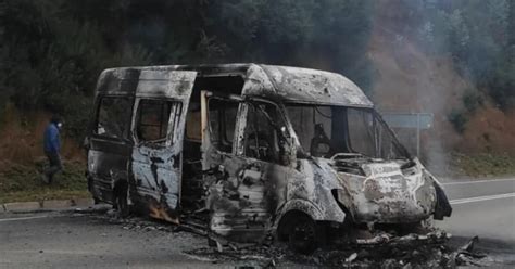 Чоловіки з капюшоном потрапили в засідку водія і спалили транспортний засіб над яким він