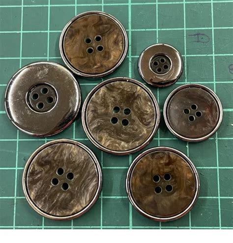 Fancy Plastic Button At Best Price In Ludhiana By Vishant Traders