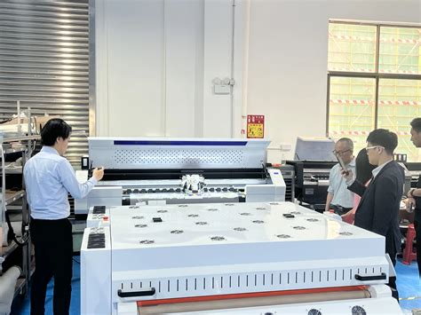 고해상도 Uv Dtf 프린터 다중 표면 우수 세라믹 플라스틱 섬유 및 그 이상 출시 중국 고해상도 Uv Dtf 프린터 다중 표면 우수 도자기 플라스틱 섬유 및 그 너머