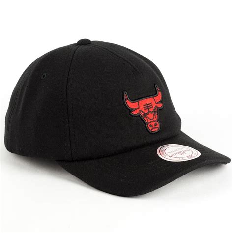Mitchell And Ness Dad Cap Throwback Snapback Chicago Bulls Black Chicago Bulls Clothes