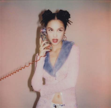 Pin De A Man Duh ʚ♡⃛ɞ En In Luvvv ༻♡༺ Famosos Videos De Olivia