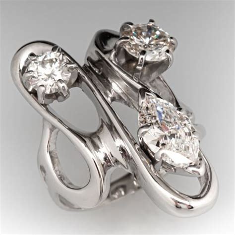 Lovely Heart Diamond Ballerina Ring 14k White Gold