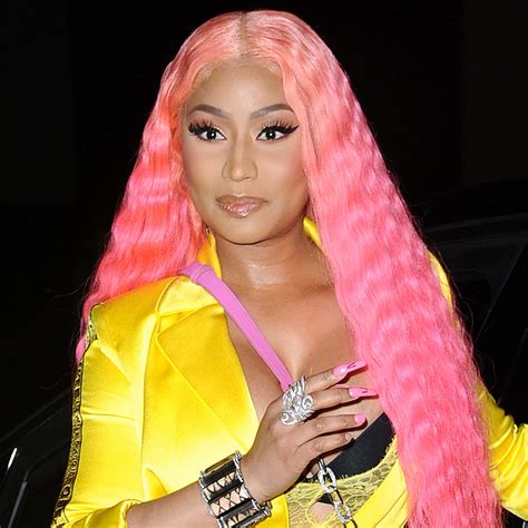Download Nicki Minaj Brings Her A Game To The Red Carpet Wallpapers Com