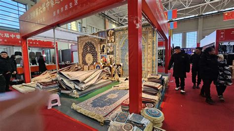 Хятад Монголын цагаан сарын үзэсгэлэн худалдаа Эрээн хотод болж байна