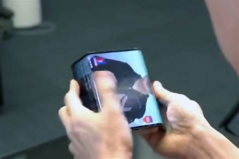 Xiaomi Mix Flex primer vistazo en vídeo al móvil plegable de Xiaomi