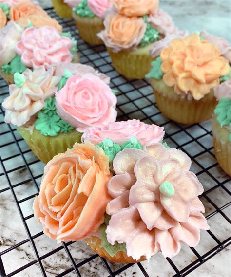 Buttercream Flower Cupcakes Simple And Easy Decorating Tutorial
