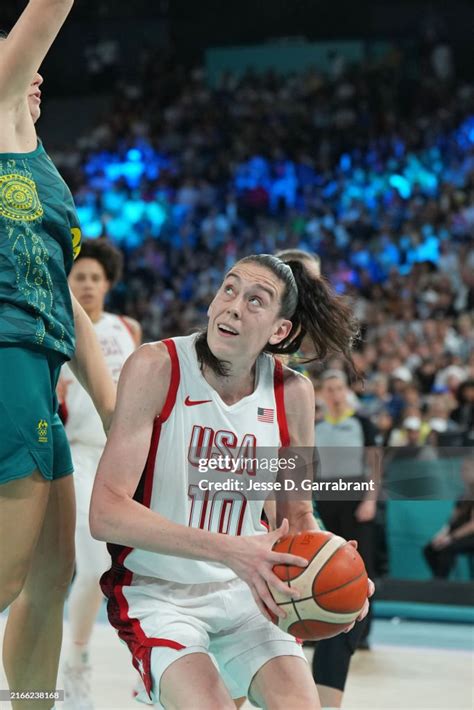 Breanna Stewart Of The Usa Womens National Team Goes To The Basket