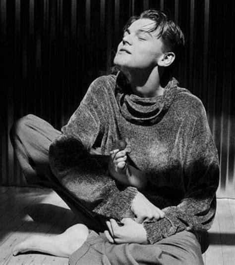 TheStarsComeOutToPlay Leonardo DiCaprio Shirtless Barefoot