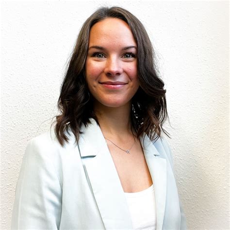 Vanessa Krackler Assistentin Bereichsleitung Wohnen And Finanzen Kommunale