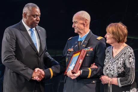 Captain Larry L Taylor Medal Of Honor Recipient Us Army
