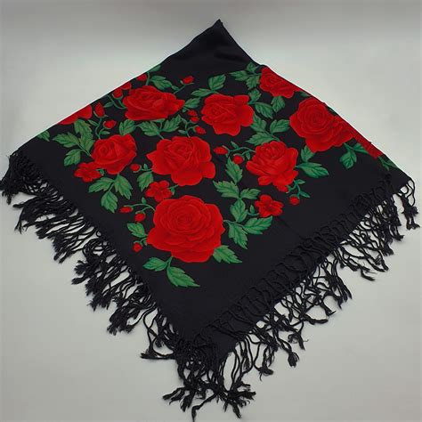 Batic Traditional Adriana Negru cu Imprimeu Floral - Magazin Traditional RO