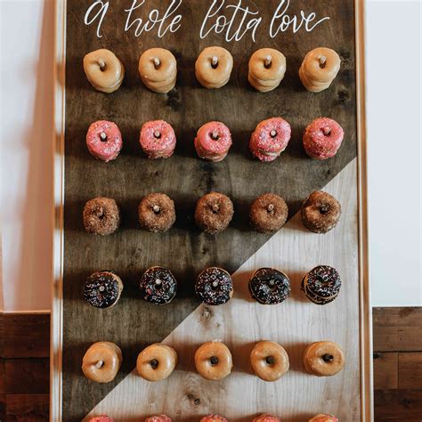 20 Doughnut Wall Ideas For Your Wedding