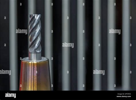 Machines outils cnc Banque de photographies et dimages à haute résolution Alamy