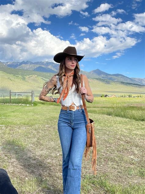 Chic Western Outfits For Every Occasion Western Chic Style Cowgirl