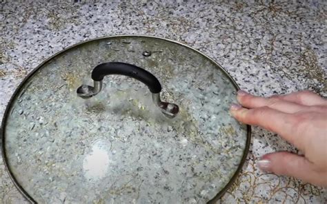 Як відчистити кришки від сковорідок та каструль від жиру без покупної хімії Читайте на Ukr Net