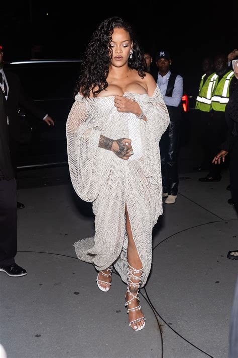 Rihanna Weeft Niet Rihanna Wears See Through Black Knit Dress For