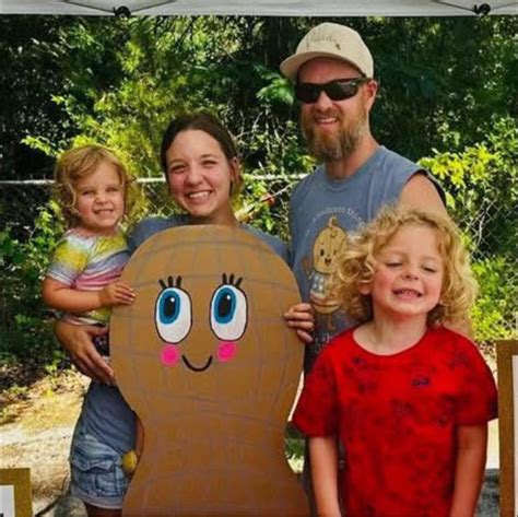 Luke And Lilli Co Flavored Boiled Peanuts And Lemonade