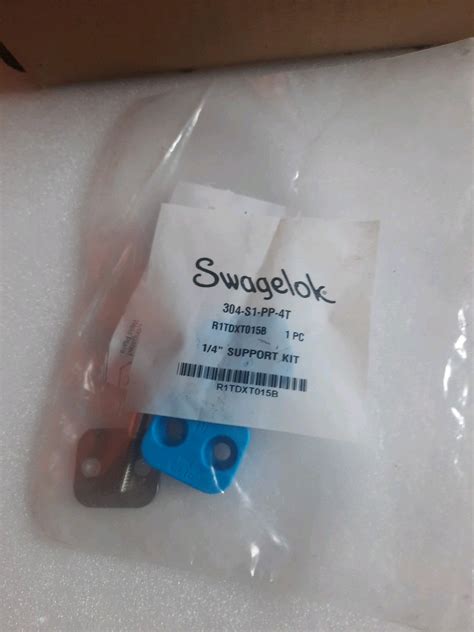 10 Pcs Swagelok 304 S1 Pp 4t Tube Support Clamp Kit Bolted Plastic