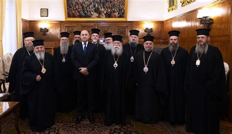 Радев Държавата и църквата са отговорни за връзките със сънародниците ни зад граница