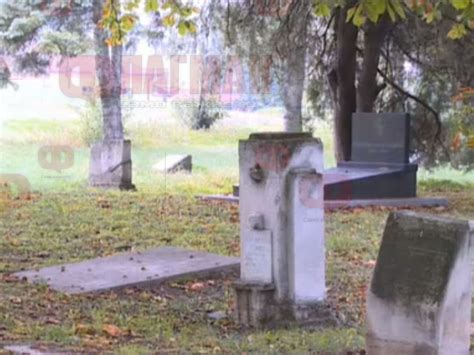 Разруха в парка на Възрожденците в Русе паметници на революционери се рушат