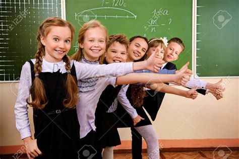 Yearbook Picture Ideas Yearbook Pictures School Pictures Group Photography School