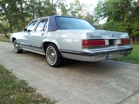 Pin By H U G O On Cars Cool Buildings Grand Marquis Old Classic