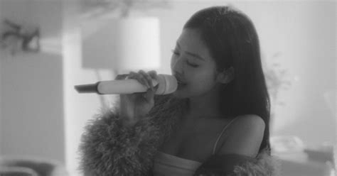 Jennie Start A War Official Live Performance Video