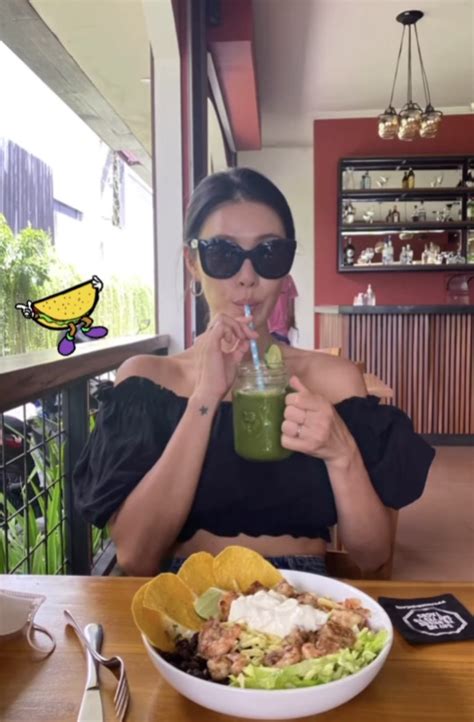 발리댁 가희 오프숄더로 섹시미 폭발지적인데 우아하기까지 헤럴드 Pop