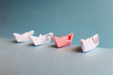 领头的理念不像其他人一样高清图片下载 正版图片504191202 摄图网