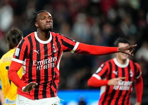 آبراهام خیلی برای هواداران میلان خوشحالم و این قهرمانی تقدیم به آن‌ها