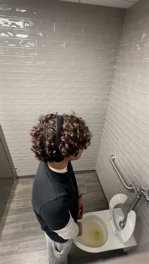 Scruffy Latino Hung Piss