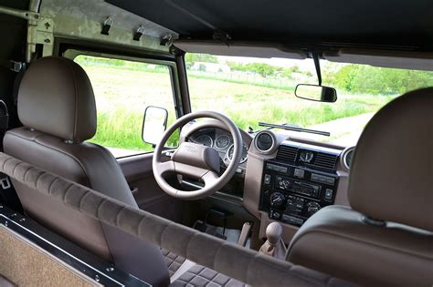 GT GALLERY | Gamme Unique by Gt Gallery, les Defender néo-rétro