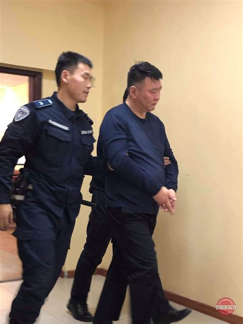 Хоригдож байгаа Б Махбал Хөгжлийн банкны шүүх хуралд шүүгдэгчээр оролцож байна