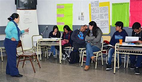 Alumnos De Colegios Secundarios De Zona Sur De La Ciudad Participan De Talleres Sobre Educación