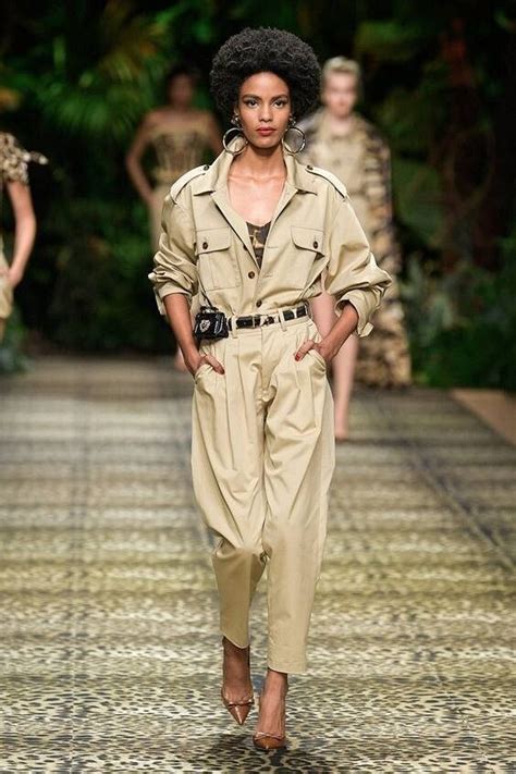 Самые модные комбинезоны сезона: 25 примеров с подиума | Fashion week ...