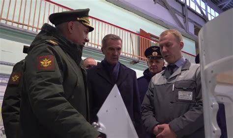 Шойгу Обычных боеприпасов нам хватает а высокоточных пока недостаточно 12 01 2024