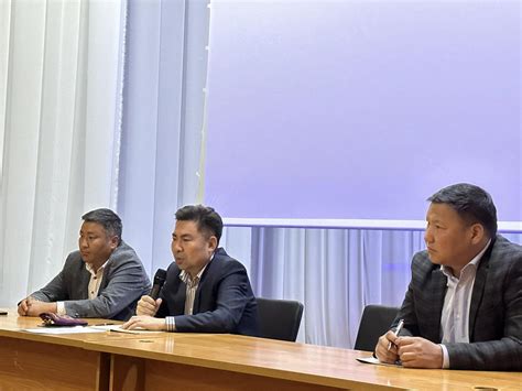 Vip76 Mn Үндсэн хуульд оруулах өөрчлөлтийн төсөлд ард иргэдийнхээ саналыг сонсох уулзалт хийлээ