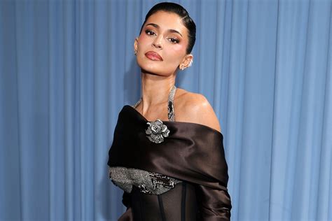 کایلی جنر؛ از ستاره‌ی تلویزیون تا امپراتوری زیبایی ژومنت