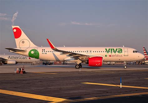 Vivaaerobus Logo