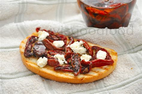 Сушени домати на фурна Блоговодител пътеводител в българските кулинарни блогове