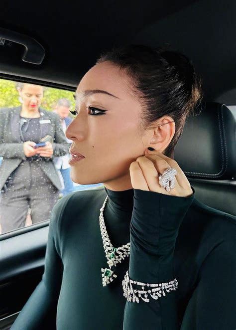 巩俐即将亮相全黑礼服，紧身上衣大摆长裙巩俐戛纳戛纳电影节新浪新闻